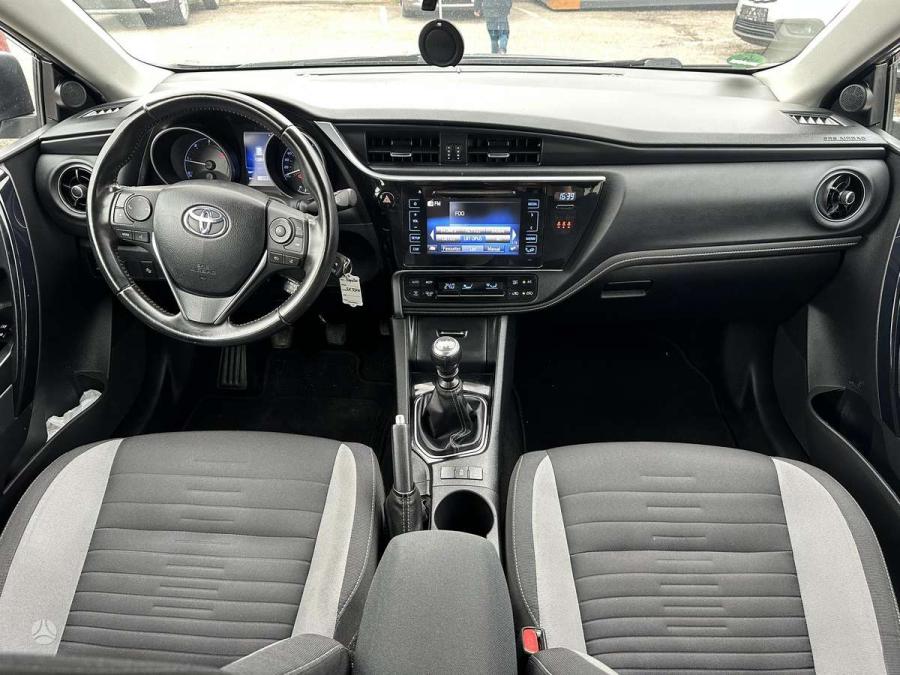 Pelēks Toyota Auris 2017 Alīta, ar dzinēja tilpumu 1.60 L un nobraukumu 250 tūkst. km par 7400 €, foto 11 vietnē AUTOMOTO.COM.LV