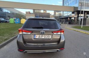 Pelēks Toyota Auris 2017 Viļņa, ar dzinēja tilpumu 1.80 L un nobraukumu 260 tūkst. km par 9900 €, foto 8 vietnē AUTOMOTO.COM.LV