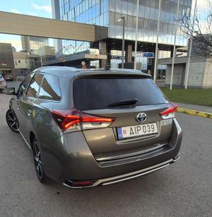 Pelēks Toyota Auris 2017 Viļņa, ar dzinēja tilpumu 1.80 L un nobraukumu 260 tūkst. km par 9900 €, foto 10 vietnē AUTOMOTO.COM.LV