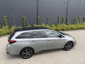 Grey Toyota Auris 2017 in Vilnius, with an engine capacity of 1.80 L and mileage of 128 thousand km for 14250 €, photo 17 on AUTOMOTO.COM.LV