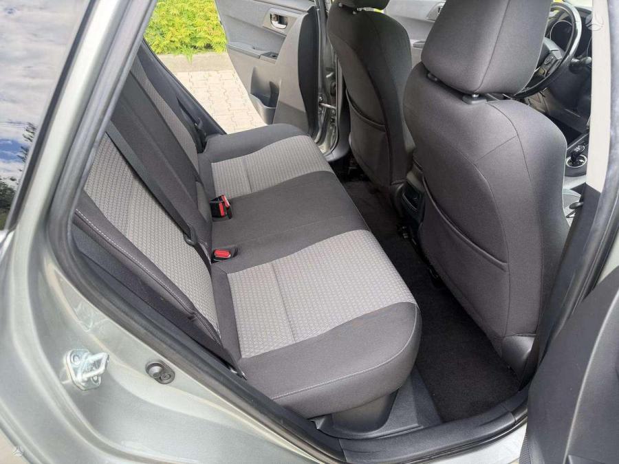 Grey Toyota Auris 2017 in Vilnius, with an engine capacity of 1.80 L and mileage of 128 thousand km for 14250 €, photo 20 on AUTOMOTO.COM.LV