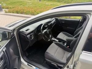 Grey Toyota Auris 2017 in Vilnius, with an engine capacity of 1.80 L and mileage of 128 thousand km for 14250 €, photo 34 on AUTOMOTO.COM.LV