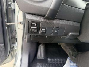 Grey Toyota Auris 2017 in Vilnius, with an engine capacity of 1.80 L and mileage of 128 thousand km for 14250 €, photo 35 on AUTOMOTO.COM.LV