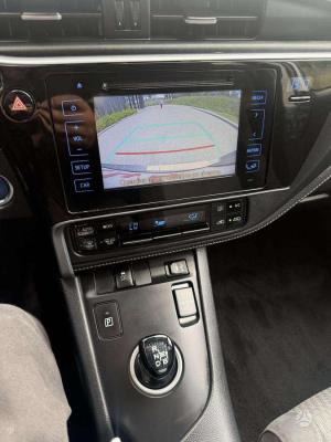Grey Toyota Auris 2017 in Vilnius, with an engine capacity of 1.80 L and mileage of 128 thousand km for 14250 €, photo 40 on AUTOMOTO.COM.LV