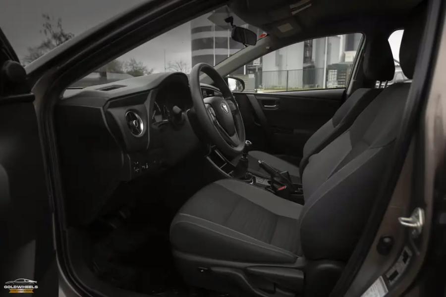 Pelēks Toyota Auris 2017 Jelgava, ar dzinēja tilpumu 1.40 L un nobraukumu 219 tūkst. km par 7400 €, foto 10 vietnē AUTOMOTO.COM.LV