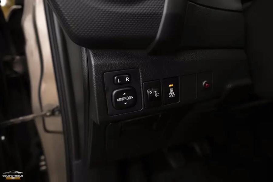 Pelēks Toyota Auris 2017 Jelgava, ar dzinēja tilpumu 1.40 L un nobraukumu 219 tūkst. km par 7400 €, foto 11 vietnē AUTOMOTO.COM.LV