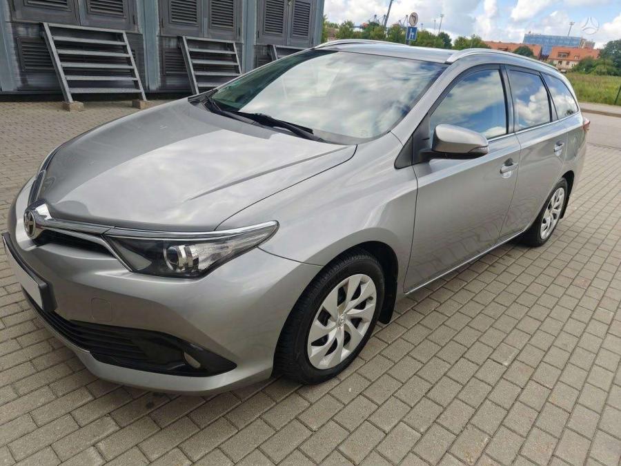 Pelēks Toyota Auris 2017 Klaipėda, ar dzinēja tilpumu 1.60 L un nobraukumu 233 tūkst. km par 5980 €, foto 1 vietnē AUTOMOTO.COM.LV