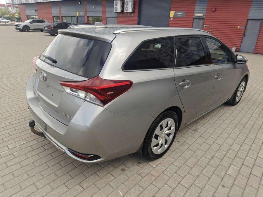 Pelēks Toyota Auris 2017 Klaipėda, ar dzinēja tilpumu 1.60 L un nobraukumu 233 tūkst. km par 5980 €, foto 4 vietnē AUTOMOTO.COM.LV