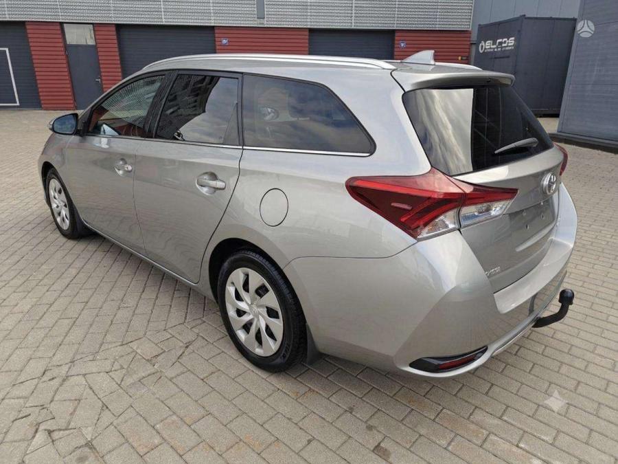Pelēks Toyota Auris 2017 Klaipėda, ar dzinēja tilpumu 1.60 L un nobraukumu 233 tūkst. km par 5980 €, foto 5 vietnē AUTOMOTO.COM.LV