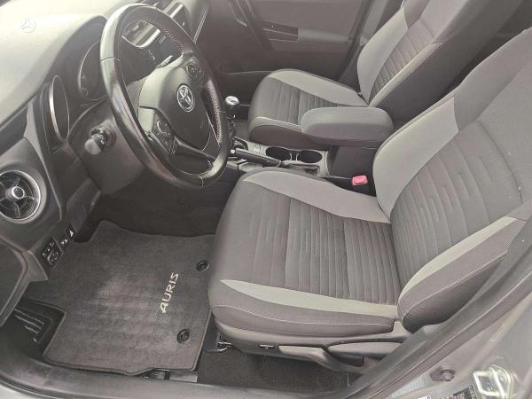 Grey Toyota Auris 2017 in Klaipeda, with an engine capacity of 1.60 L and mileage of 233 thousand km for 5980 €, photo 6 on AUTOMOTO.COM.LV