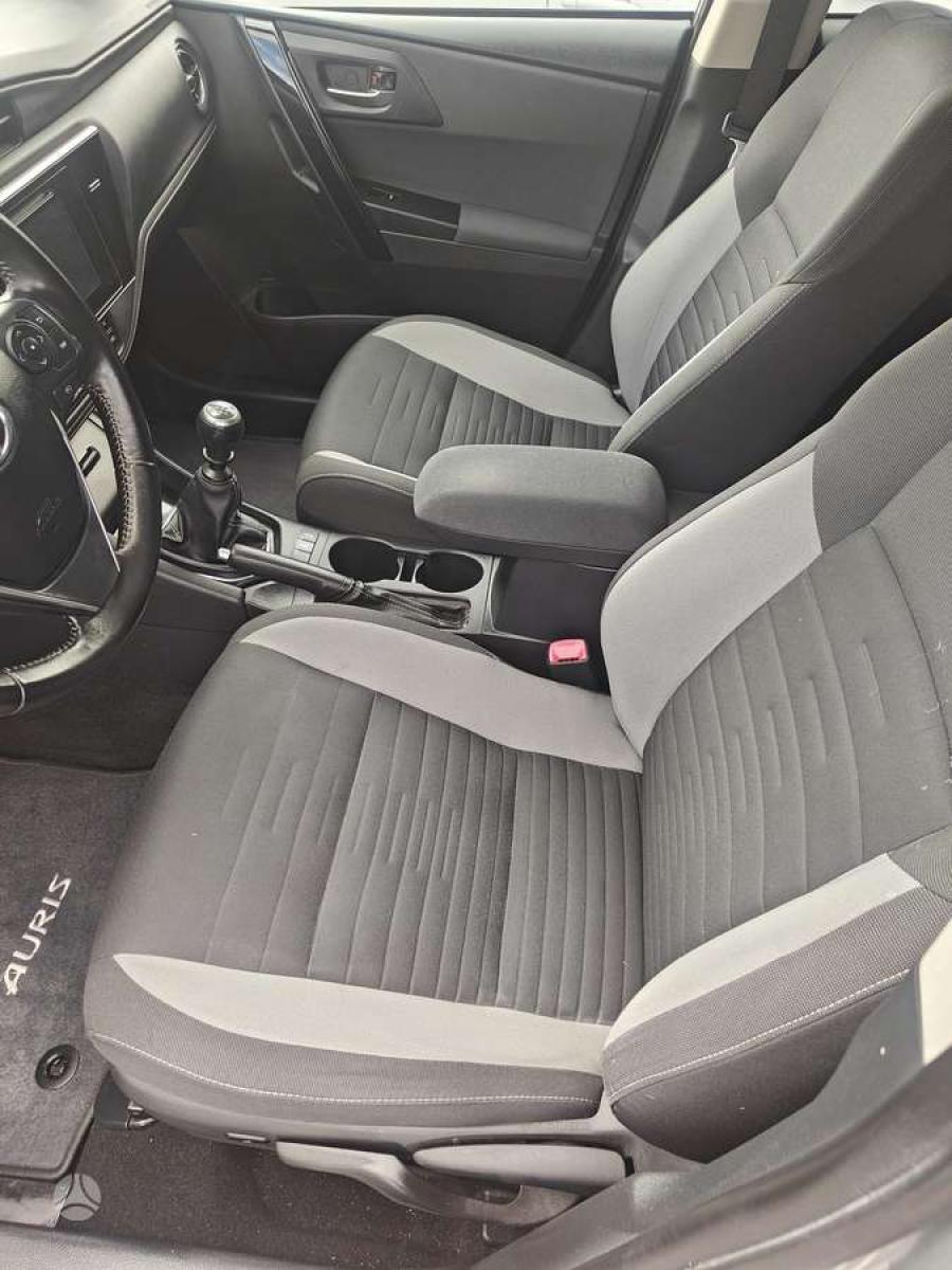 Pelēks Toyota Auris 2017 Klaipėda, ar dzinēja tilpumu 1.60 L un nobraukumu 233 tūkst. km par 5980 €, foto 8 vietnē AUTOMOTO.COM.LV