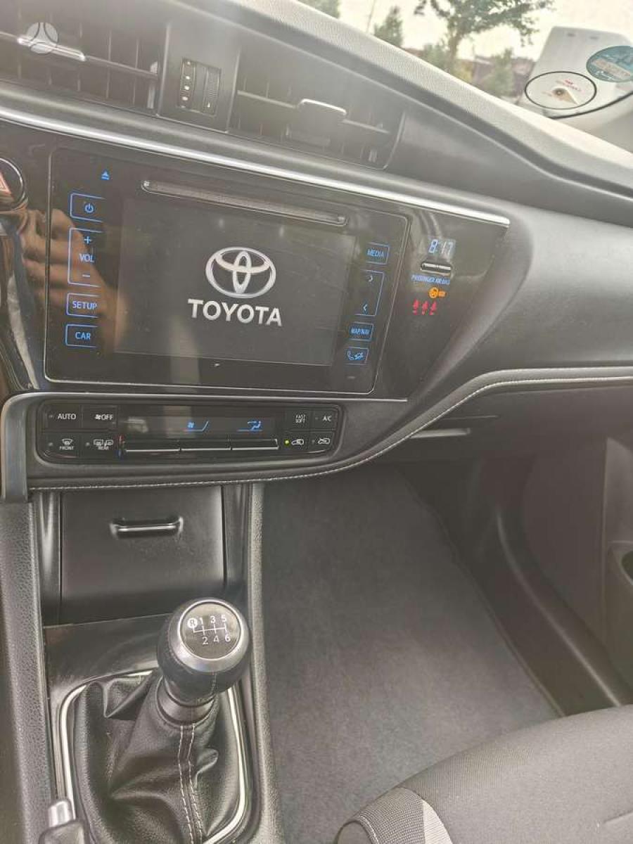 Pelēks Toyota Auris 2017 Klaipėda, ar dzinēja tilpumu 1.60 L un nobraukumu 233 tūkst. km par 5980 €, foto 11 vietnē AUTOMOTO.COM.LV