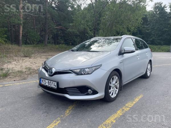 Pelēks Toyota Auris 2017 Limbaži, ar dzinēja tilpumu 1.80 L un nobraukumu 118 tūkst. km par 12000 €, foto 1 vietnē AUTOMOTO.COM.LV