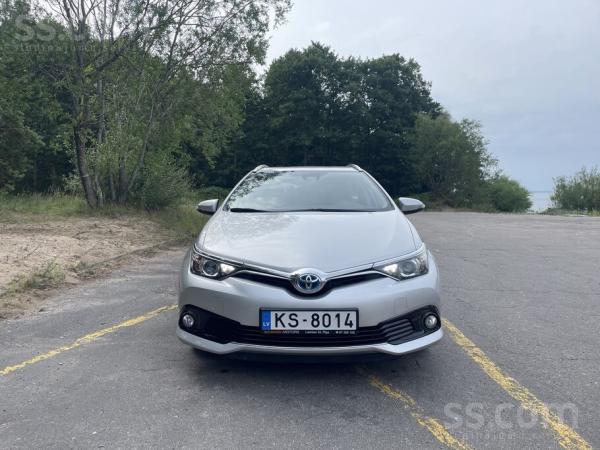Pelēks Toyota Auris 2017 Limbaži, ar dzinēja tilpumu 1.80 L un nobraukumu 118 tūkst. km par 12000 €, foto 3 vietnē AUTOMOTO.COM.LV