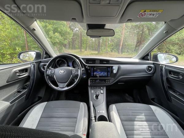 Pelēks Toyota Auris 2017 Limbaži, ar dzinēja tilpumu 1.80 L un nobraukumu 118 tūkst. km par 12000 €, foto 10 vietnē AUTOMOTO.COM.LV