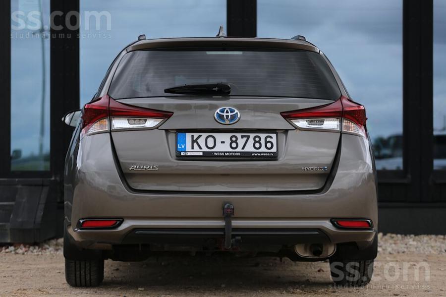 Pelēks Toyota Auris 2017 Tukums, ar dzinēja tilpumu 1.80 L un nobraukumu 284 tūkst. km par 8890 €, foto 4 vietnē AUTOMOTO.COM.LV
