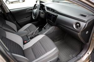 Pelēks Toyota Auris 2017 Tukums, ar dzinēja tilpumu 1.80 L un nobraukumu 284 tūkst. km par 8890 €, foto 13 vietnē AUTOMOTO.COM.LV