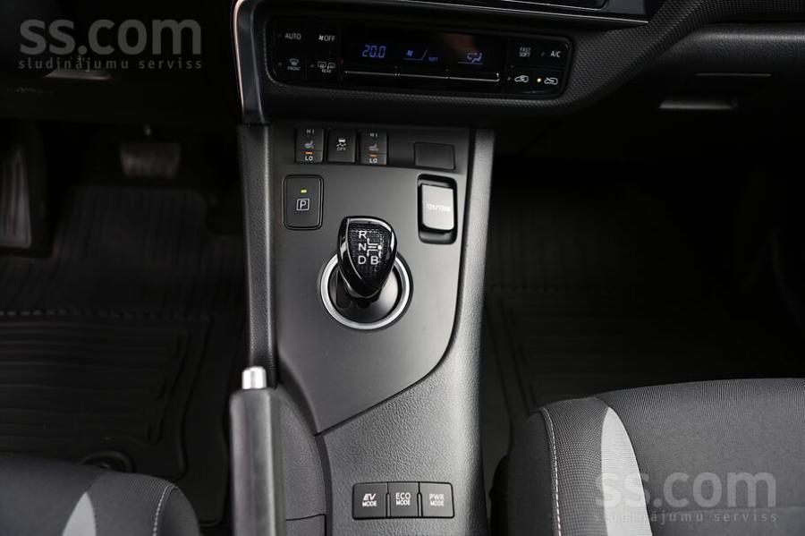 Pelēks Toyota Auris 2017 Tukums, ar dzinēja tilpumu 1.80 L un nobraukumu 284 tūkst. km par 8890 €, foto 20 vietnē AUTOMOTO.COM.LV