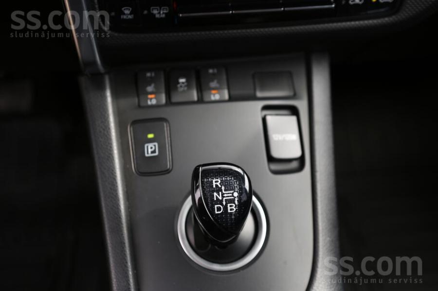 Pelēks Toyota Auris 2017 Tukums, ar dzinēja tilpumu 1.80 L un nobraukumu 284 tūkst. km par 8890 €, foto 21 vietnē AUTOMOTO.COM.LV