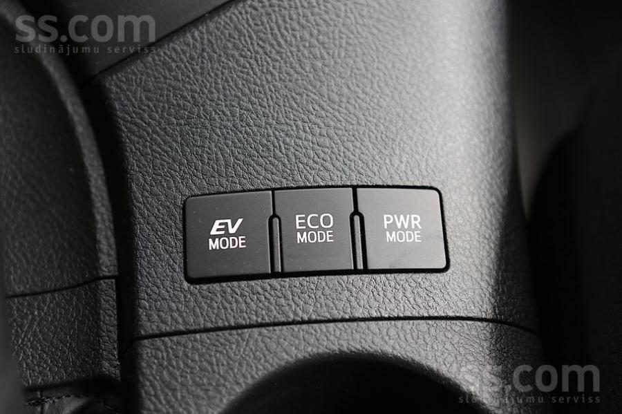 Pelēks Toyota Auris 2017 Tukums, ar dzinēja tilpumu 1.80 L un nobraukumu 284 tūkst. km par 8890 €, foto 22 vietnē AUTOMOTO.COM.LV