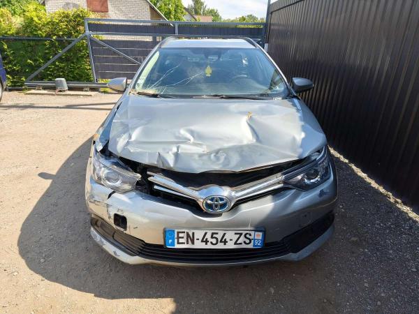Pelēks Toyota Auris 2017 Kauņa, ar dzinēja tilpumu 1.80 L un nobraukumu 287 tūkst. km par 3999 €, foto 3 vietnē AUTOMOTO.COM.LV