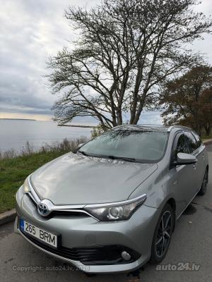 Pelēks Toyota Auris 2017 Tallina, ar dzinēja tilpumu 1.80 L un nobraukumu 236 tūkst. km par 11100 €, foto  vietnē AUTOMOTO.COM.LV