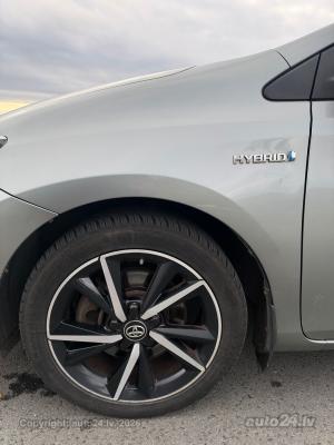 Pelēks Toyota Auris 2017 Tallina, ar dzinēja tilpumu 1.80 L un nobraukumu 236 tūkst. km par 11100 €, foto 5 vietnē AUTOMOTO.COM.LV