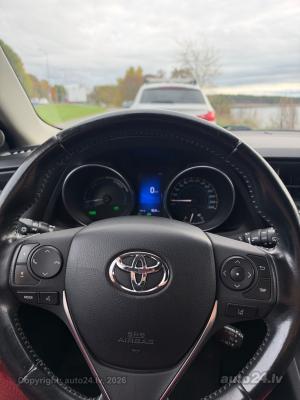 Pelēks Toyota Auris 2017 Tallina, ar dzinēja tilpumu 1.80 L un nobraukumu 236 tūkst. km par 11100 €, foto 9 vietnē AUTOMOTO.COM.LV