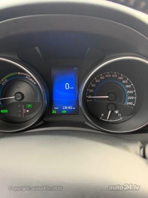 Pelēks Toyota Auris 2017 Tallina, ar dzinēja tilpumu 1.80 L un nobraukumu 236 tūkst. km par 11100 €, foto 11 vietnē AUTOMOTO.COM.LV