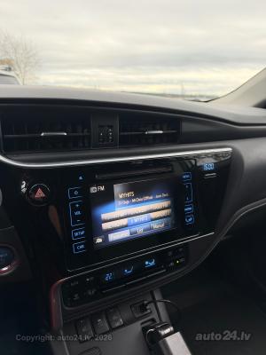 Pelēks Toyota Auris 2017 Tallina, ar dzinēja tilpumu 1.80 L un nobraukumu 236 tūkst. km par 11100 €, foto 14 vietnē AUTOMOTO.COM.LV