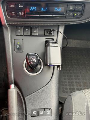 Pelēks Toyota Auris 2017 Tallina, ar dzinēja tilpumu 1.80 L un nobraukumu 236 tūkst. km par 11100 €, foto 15 vietnē AUTOMOTO.COM.LV