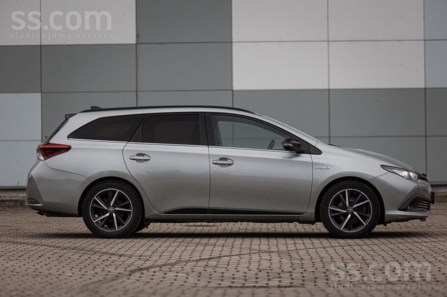Pelēks Toyota Auris 2018 Rīga, ar dzinēja tilpumu 1.80 L un nobraukumu 284 tūkst. km par 9450 €, foto 3 vietnē AUTOMOTO.COM.LV