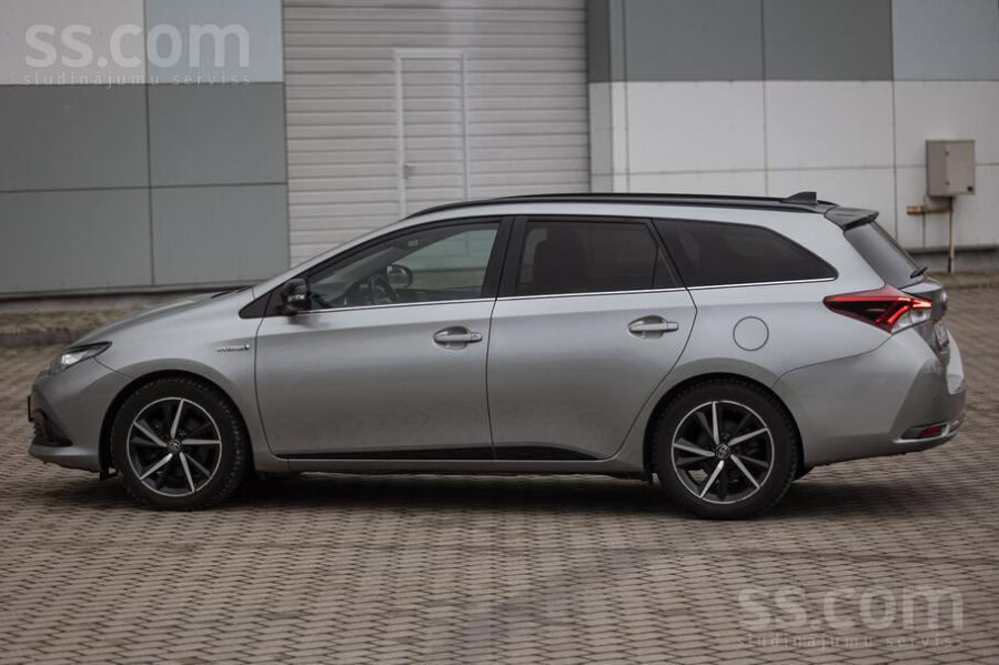 Pelēks Toyota Auris 2018 Rīga, ar dzinēja tilpumu 1.80 L un nobraukumu 284 tūkst. km par 9450 €, foto 4 vietnē AUTOMOTO.COM.LV