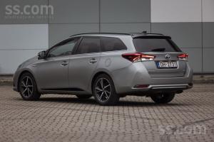 Pelēks Toyota Auris 2018 Rīga, ar dzinēja tilpumu 1.80 L un nobraukumu 284 tūkst. km par 9450 €, foto 7 vietnē AUTOMOTO.COM.LV
