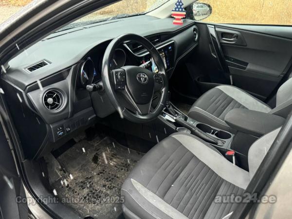 Grey Toyota Auris 2018 in Tallinn, with an engine capacity of 1.60 L and mileage of 121 thousand km for 13500 €, photo 9 on AUTOMOTO.COM.LV