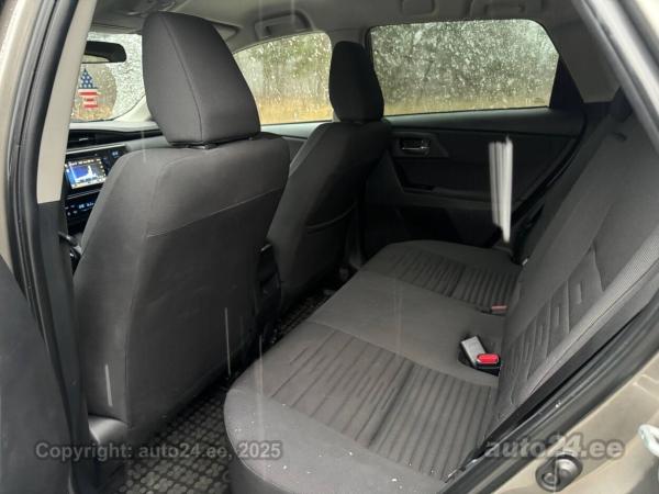 Grey Toyota Auris 2018 in Tallinn, with an engine capacity of 1.60 L and mileage of 121 thousand km for 13500 €, photo 11 on AUTOMOTO.COM.LV