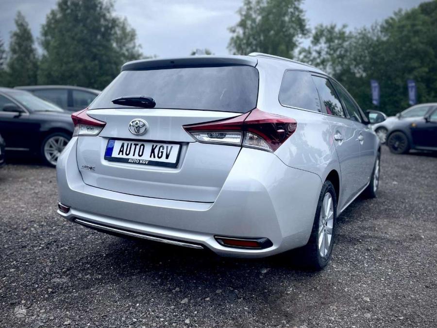 Pelēks Toyota Auris 2018 Viļņa, ar dzinēja tilpumu 1.60 L un nobraukumu 127 tūkst. km par 13999 €, foto 5 vietnē AUTOMOTO.COM.LV