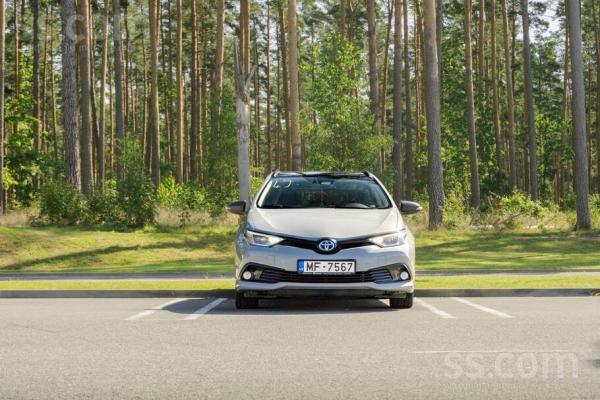 Pelēks Toyota Auris 2018 Rīga, ar dzinēja tilpumu 1.80 L un nobraukumu 170 tūkst. km par 10190 €, foto 3 vietnē AUTOMOTO.COM.LV