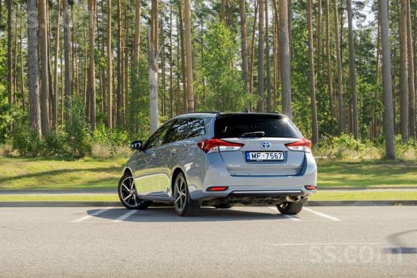Pelēks Toyota Auris 2018 Rīga, ar dzinēja tilpumu 1.80 L un nobraukumu 170 tūkst. km par 10190 €, foto 7 vietnē AUTOMOTO.COM.LV