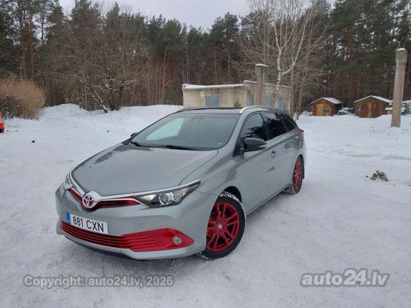 Grey Toyota Auris 2018 in Tallinn, with an engine capacity of 1.60 L and mileage of 284 thousand km for 10600 €, photo 1 on AUTOMOTO.COM.LV