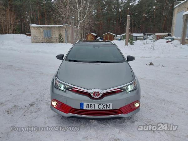 Grey Toyota Auris 2018 in Tallinn, with an engine capacity of 1.60 L and mileage of 284 thousand km for 10600 €, photo 2 on AUTOMOTO.COM.LV