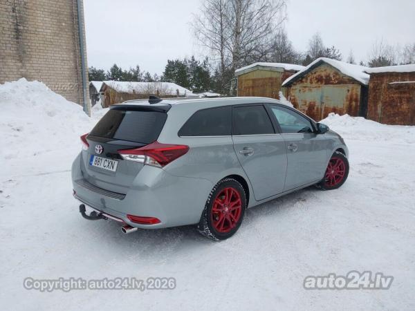Grey Toyota Auris 2018 in Tallinn, with an engine capacity of 1.60 L and mileage of 284 thousand km for 10600 €, photo 6 on AUTOMOTO.COM.LV