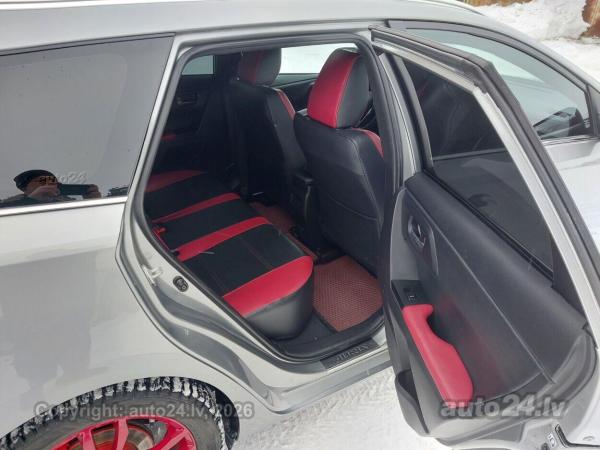 Grey Toyota Auris 2018 in Tallinn, with an engine capacity of 1.60 L and mileage of 284 thousand km for 10600 €, photo 11 on AUTOMOTO.COM.LV