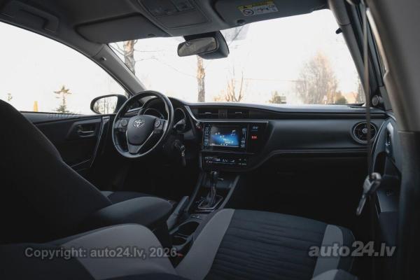 Grey Toyota Auris 2018 in Tartu, with an engine capacity of 1.60 L and mileage of 119 thousand km for 11590 €, photo 11 on AUTOMOTO.COM.LV