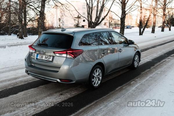 Grey Toyota Auris 2018 in Tartu, with an engine capacity of 1.60 L and mileage of 119 thousand km for 11590 €, photo 6 on AUTOMOTO.COM.LV