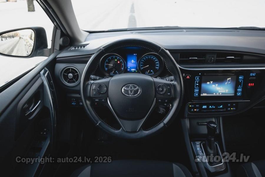 Grey Toyota Auris 2018 in Tartu, with an engine capacity of 1.60 L and mileage of 119 thousand km for 11590 €, photo 8 on AUTOMOTO.COM.LV