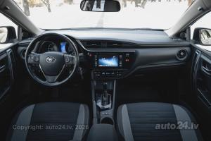 Grey Toyota Auris 2018 in Tartu, with an engine capacity of 1.60 L and mileage of 119 thousand km for 11590 €, photo 9 on AUTOMOTO.COM.LV