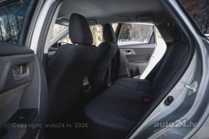 Grey Toyota Auris 2018 in Tartu, with an engine capacity of 1.60 L and mileage of 119 thousand km for 11590 €, photo 11 on AUTOMOTO.COM.LV
