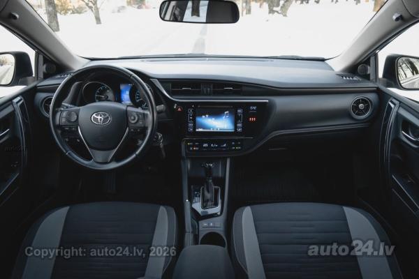 Grey Toyota Auris 2018 in Tartu, with an engine capacity of 1.60 L and mileage of 119 thousand km for 11590 €, photo 9 on AUTOMOTO.COM.LV