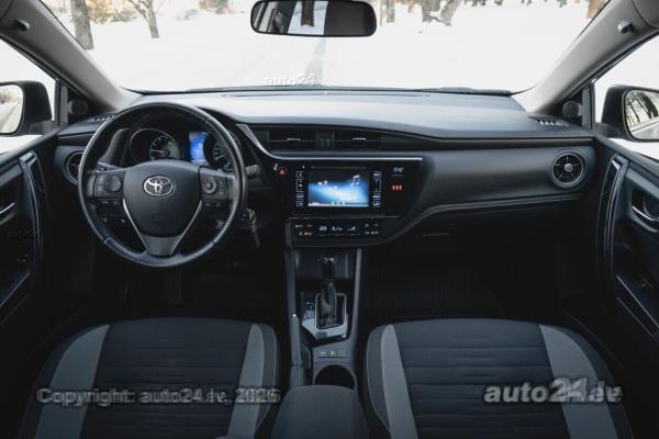 Grey Toyota Auris 2018 in Tartu, with an engine capacity of 1.60 L and mileage of 119 thousand km for 10999 €, photo 7 on AUTOMOTO.COM.LV